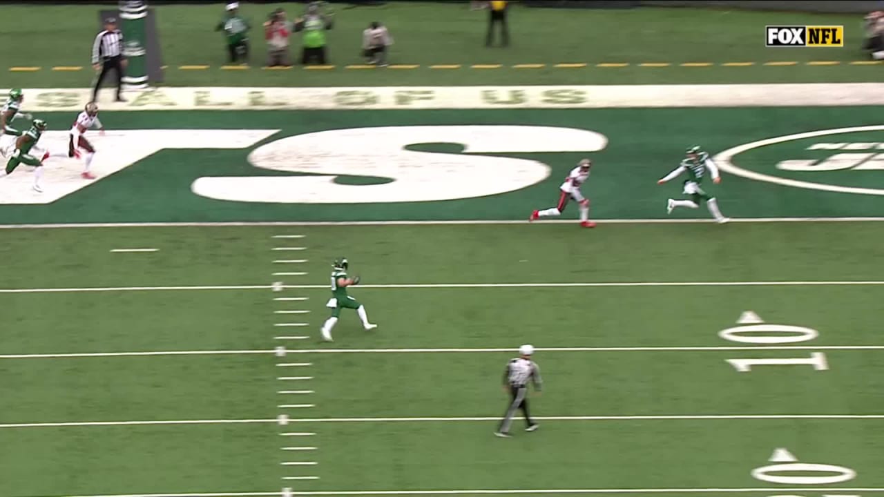 Highlight | Braxton Berrios Takes a Pitch in for a 1-Yard Rushing Touchdown