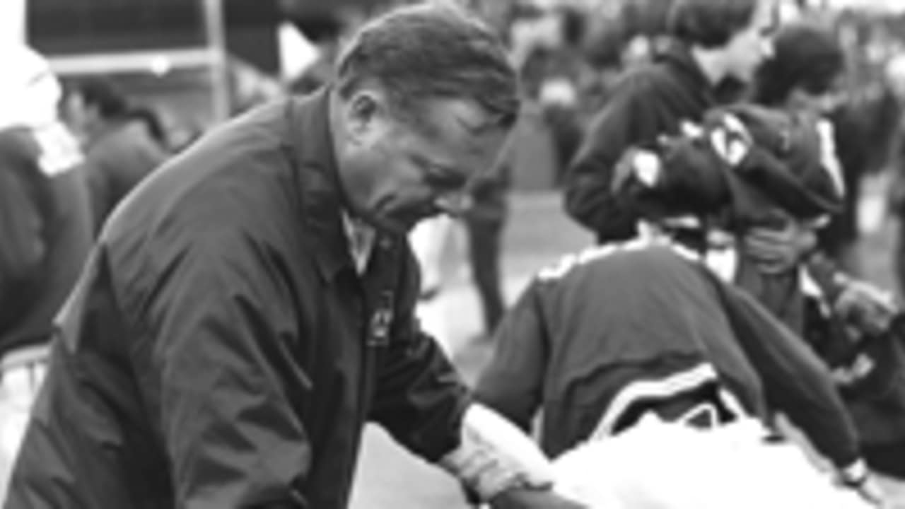 Jets Family Mourns Passing of Bill Hampton