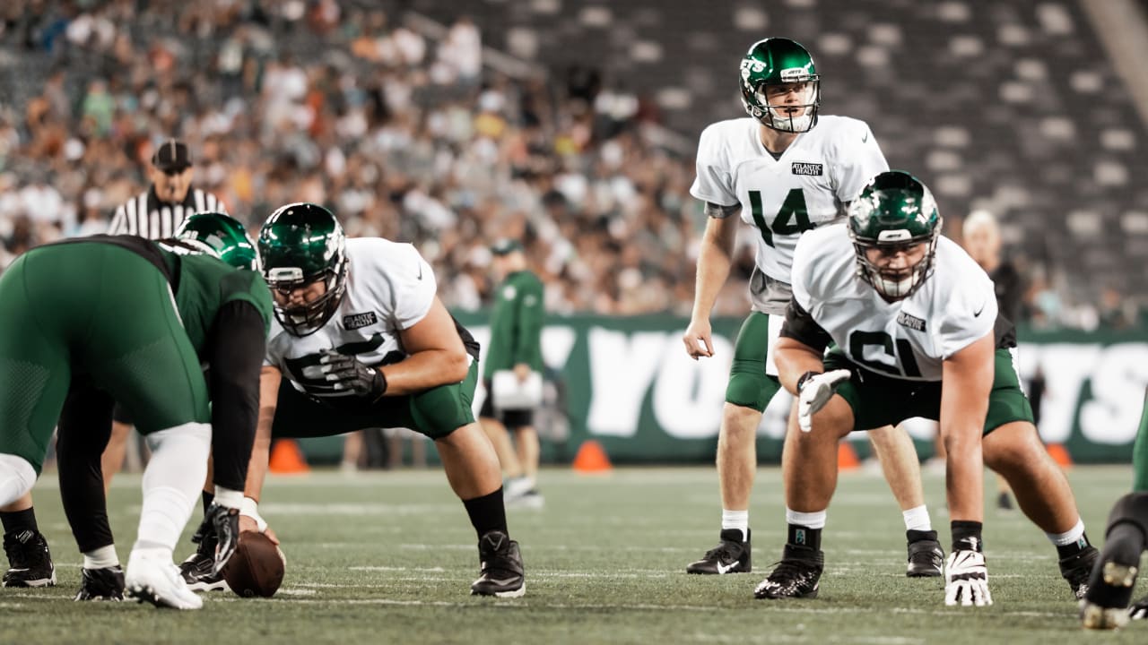 Jets Practice Report: Ryan Kalil Expected to Make Debut Saturday vs. Saints