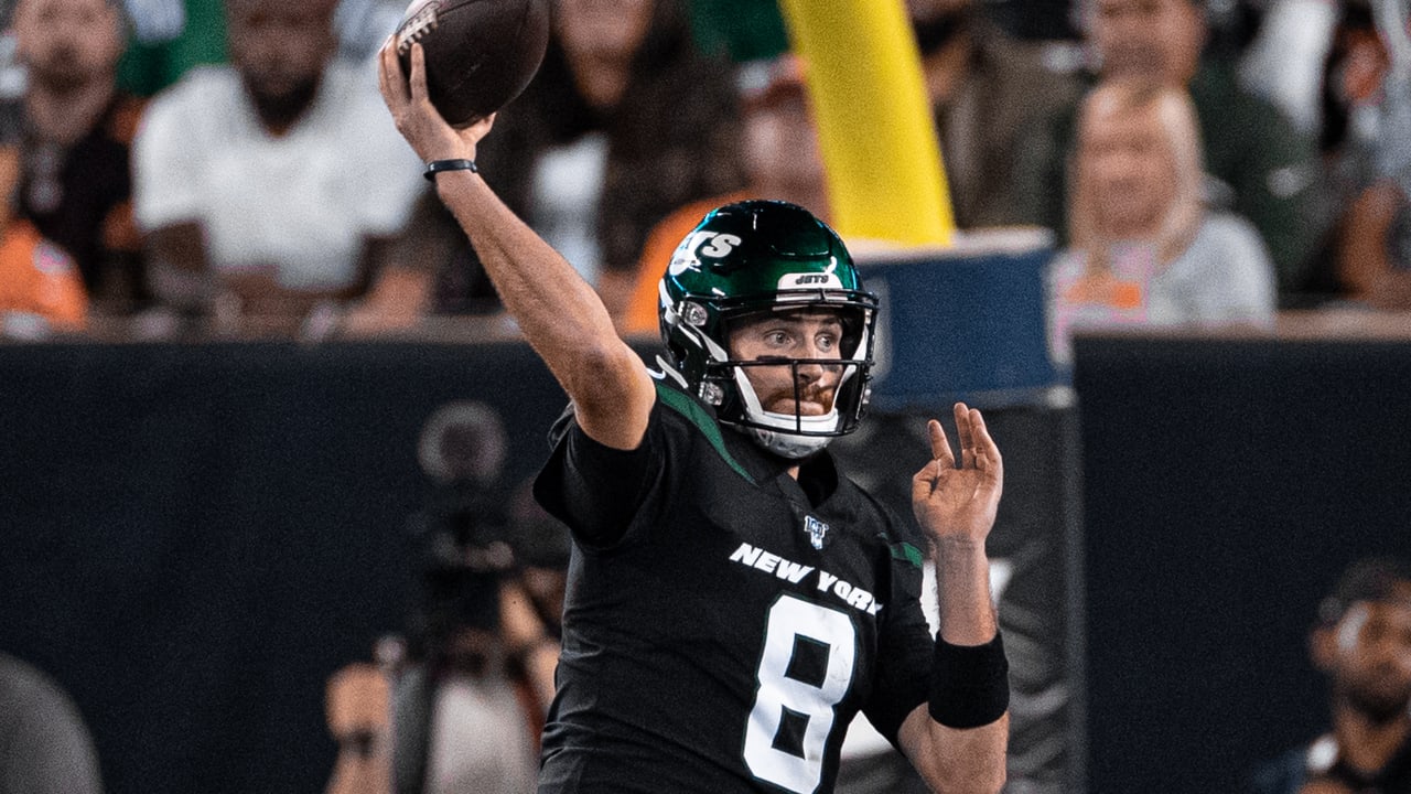 'Weird Week': QB Luke Falk Plays Most of Jets' Snaps on MNF