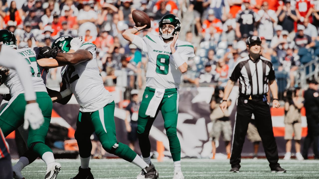 Luke Falk, After First Pro Start, Puts Jets' Loss on His Shoulders