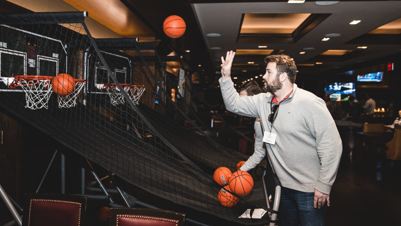 Jets Suite Partners Score with College Basketball, MetLife Style