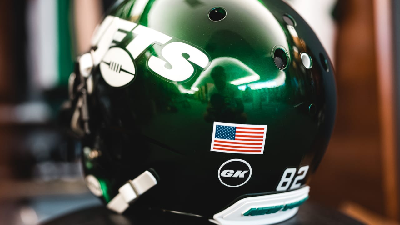 Jets Honor Greg Knapp with Helmet Sticker for 2021 Season
