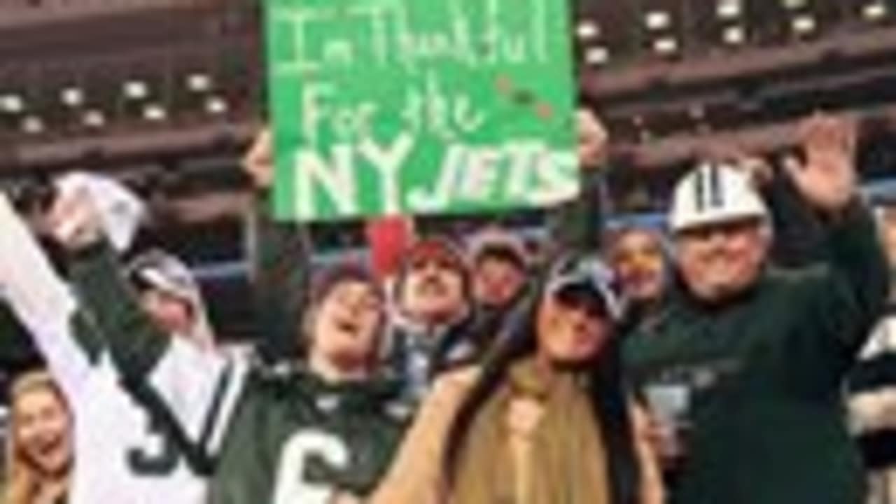 Jets, Wise Snacks Fight Hunger at Thanksgiving