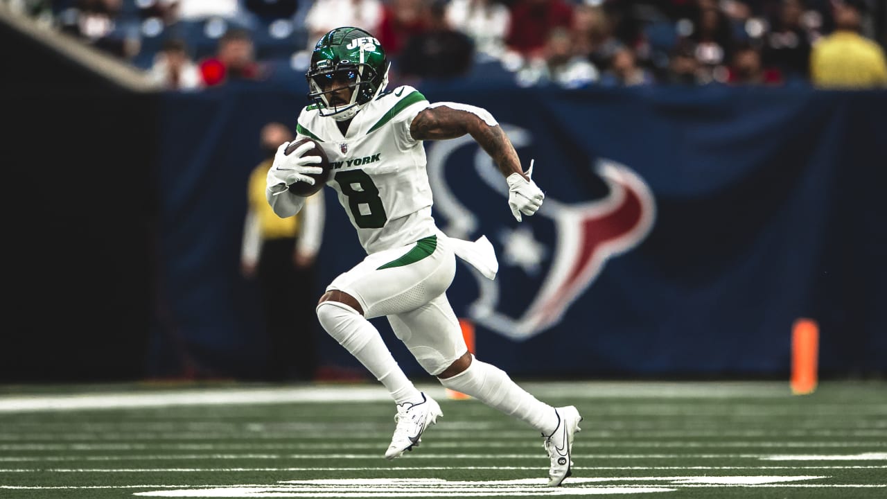 Jets WR Elijah Moore on the Relationships Raising His Game to New Heights