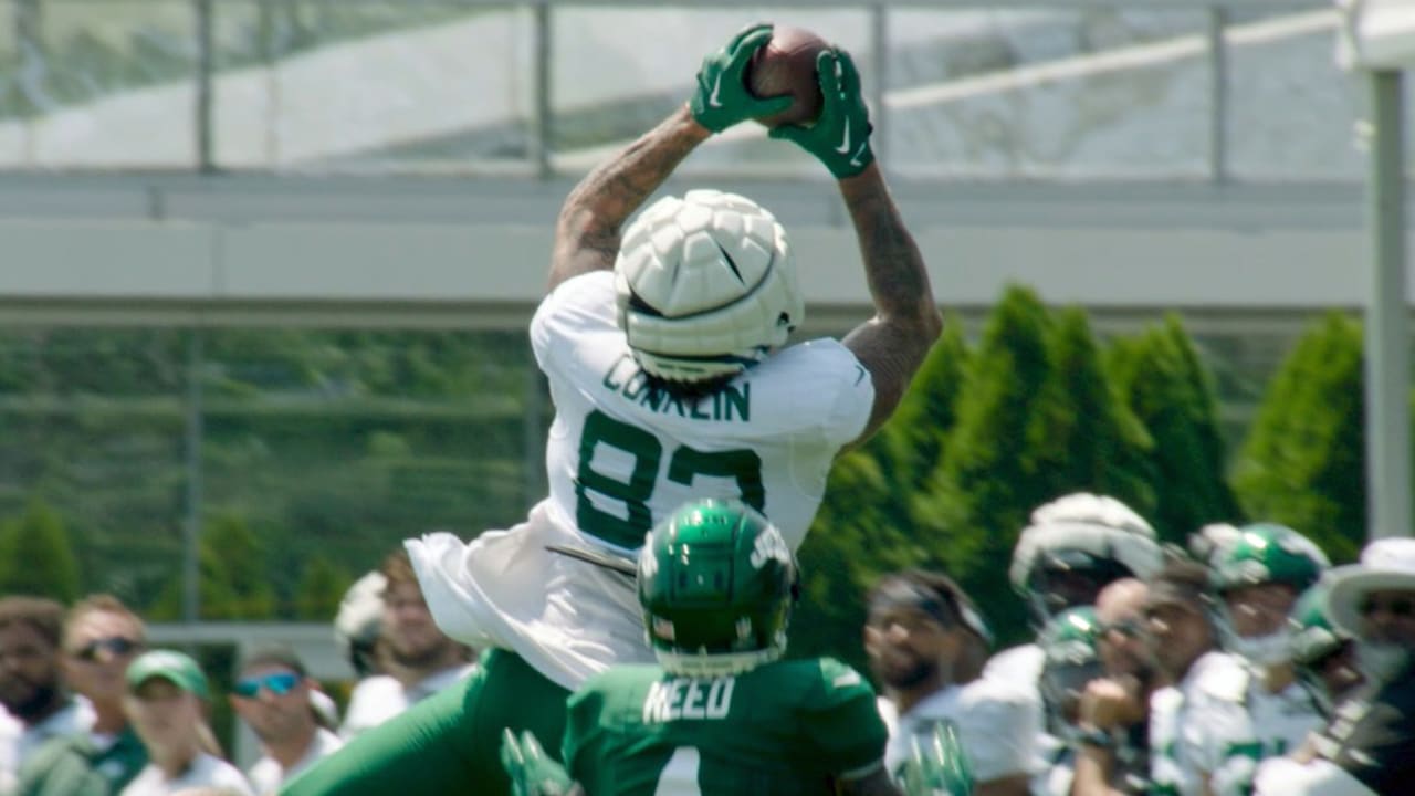 Jets Training Camp Highlight | Aaron Rodgers to a Leaping Tyler Conklin ...