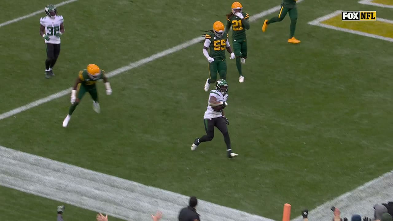 Highlight | Breece Hall Takes an Inside Handoff 34 Yards for a TD