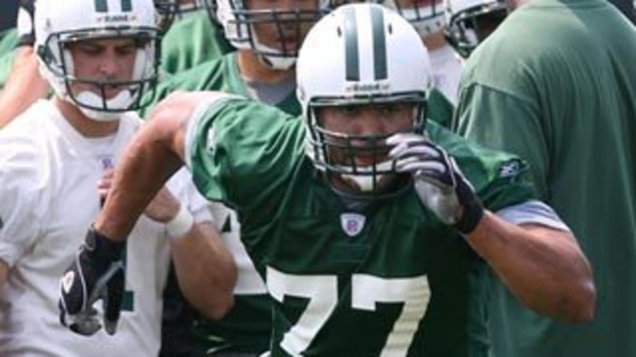 Hicks Finds an Old Teammate in His New Digs