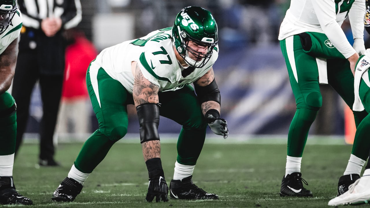 Jets Place Tom Compton on Injured Reserve