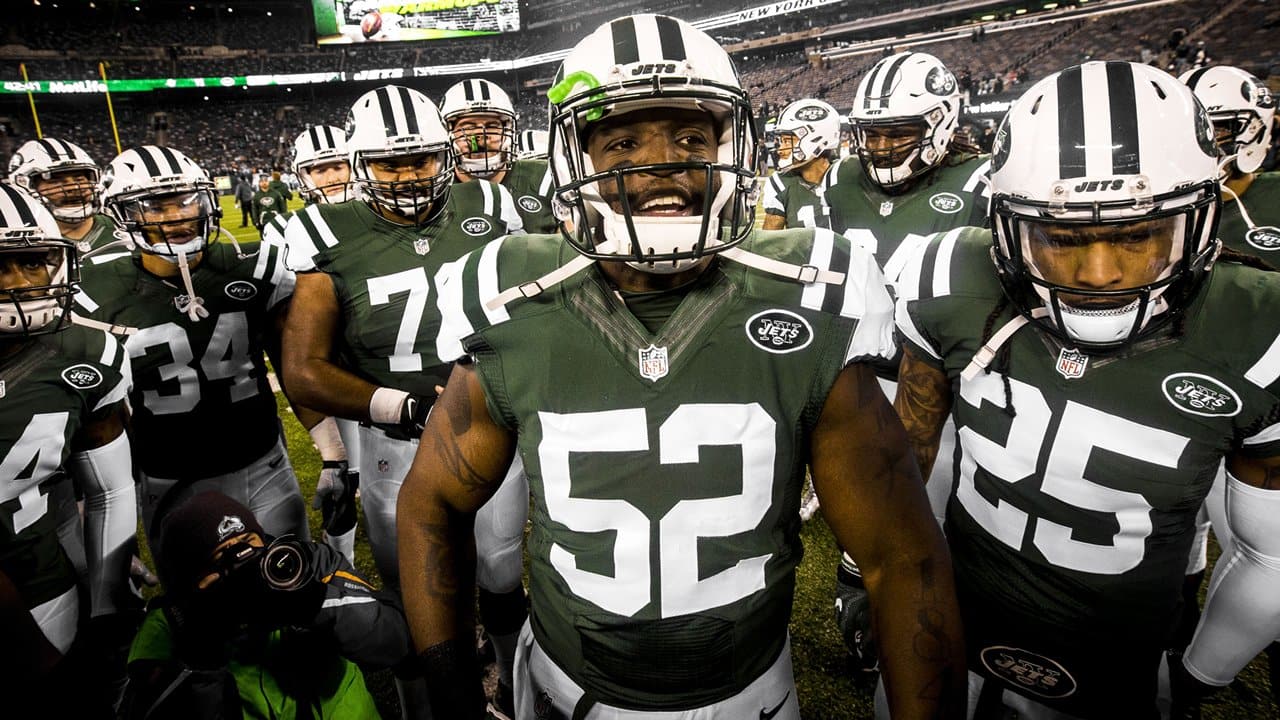 Watch: Inside the Pregame Team Huddle