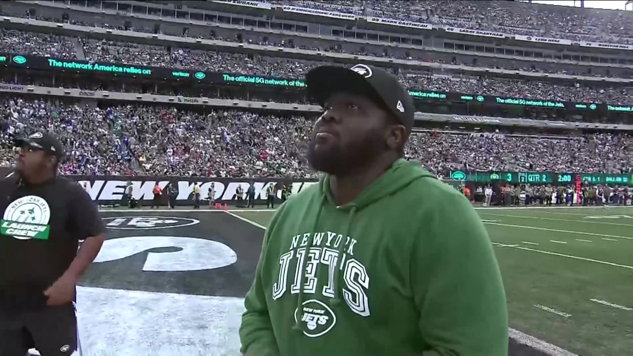 Jets Surprise Michael Torto as 2022 Fan of the Year During Sunday's Game