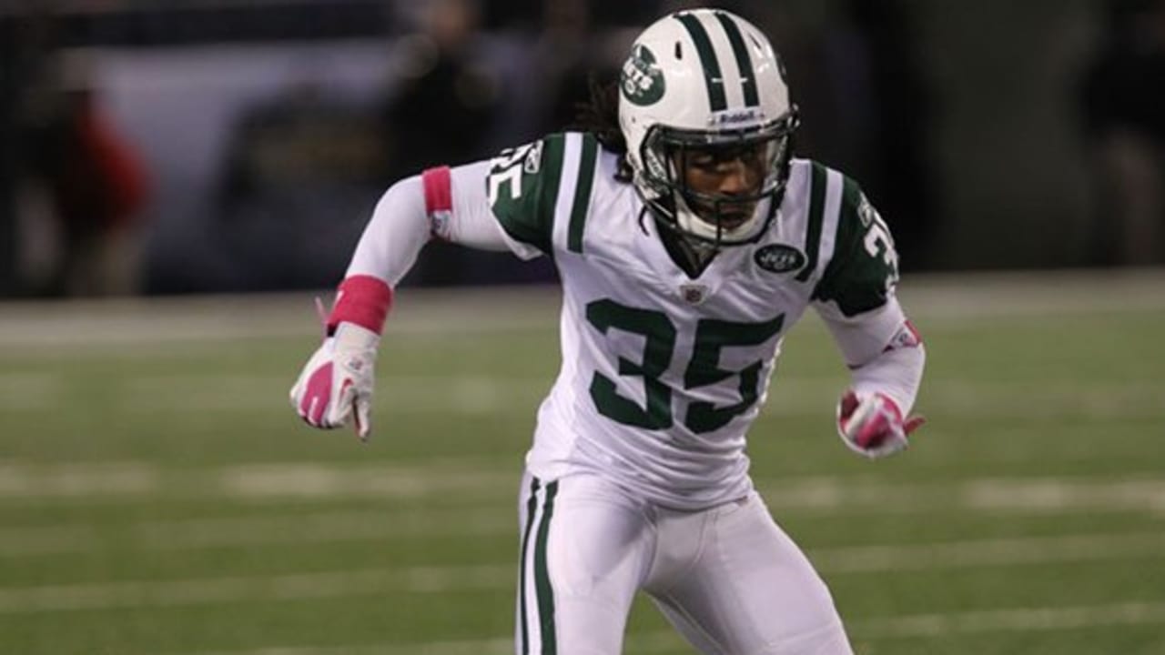 Trufant Takes his Turn at Quarterback