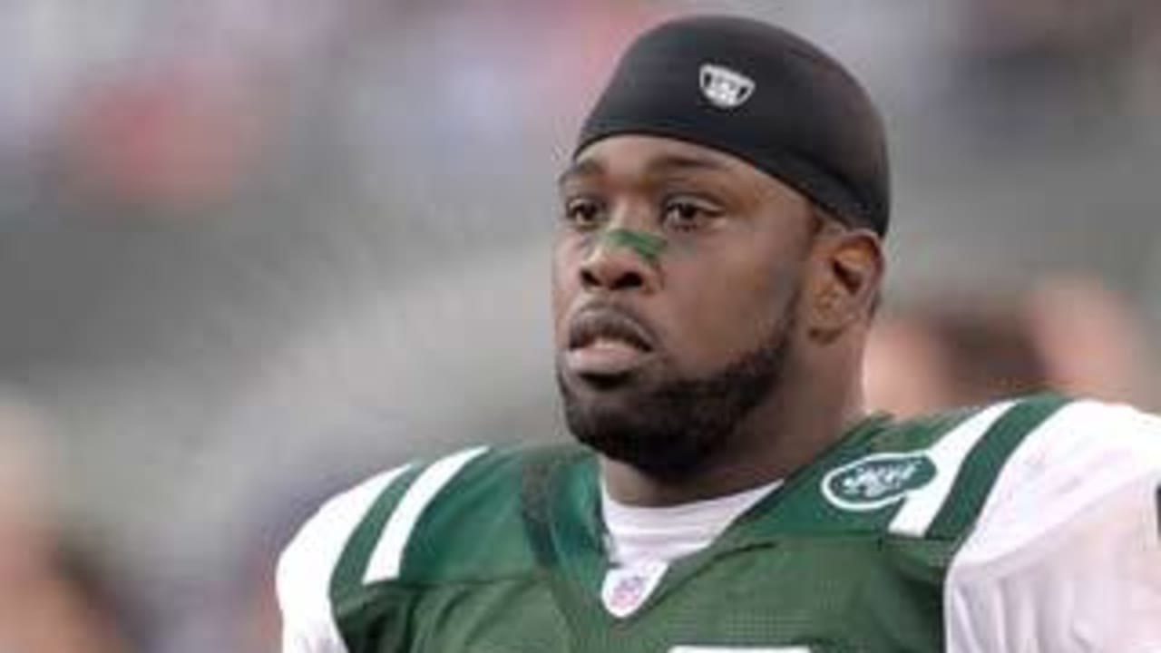 Veteran Lineman Hamilton Re-Signs