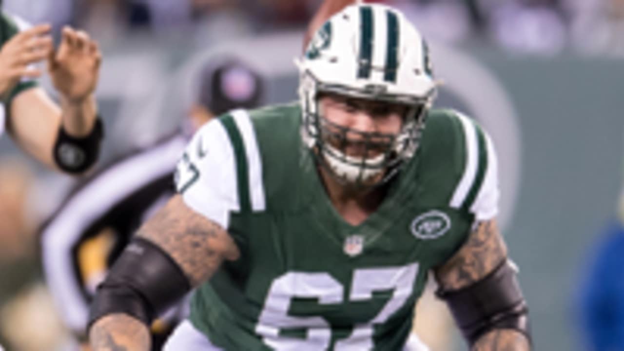 RG Brian Winters Signs Contract Extension