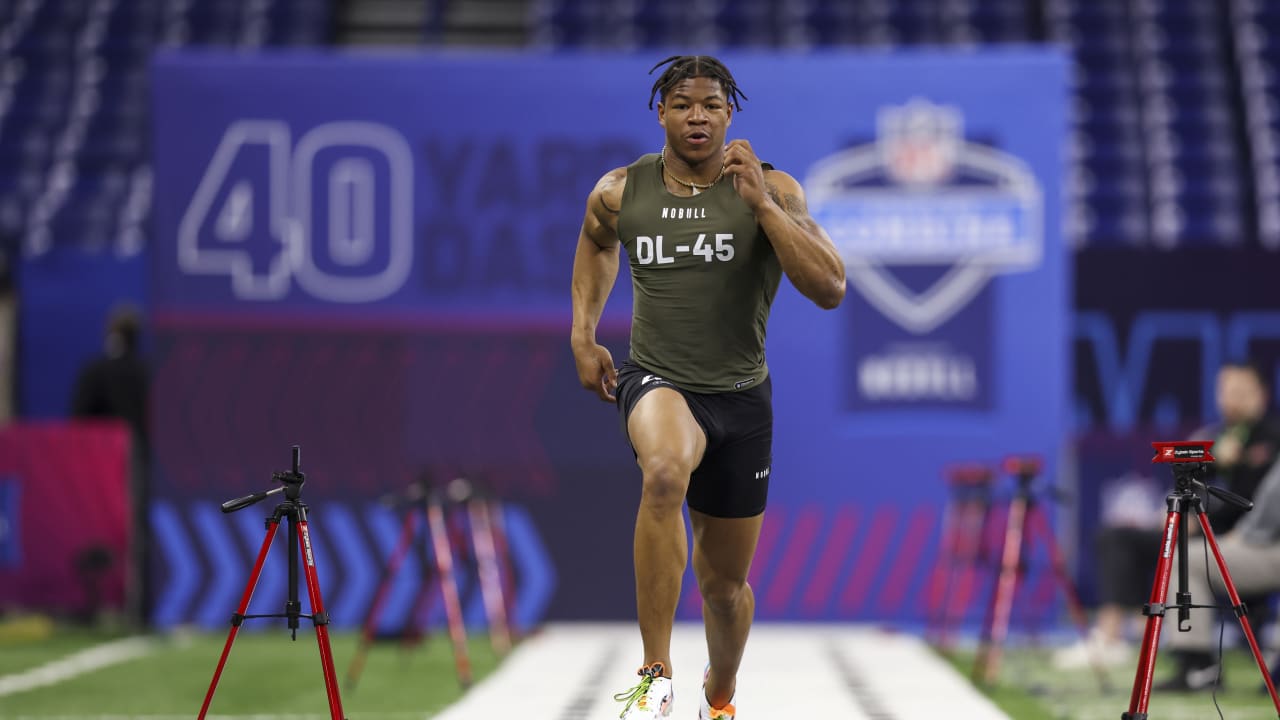 Photos | Top Images of the Edge Rusher Workout at the 2023 NFL Combine