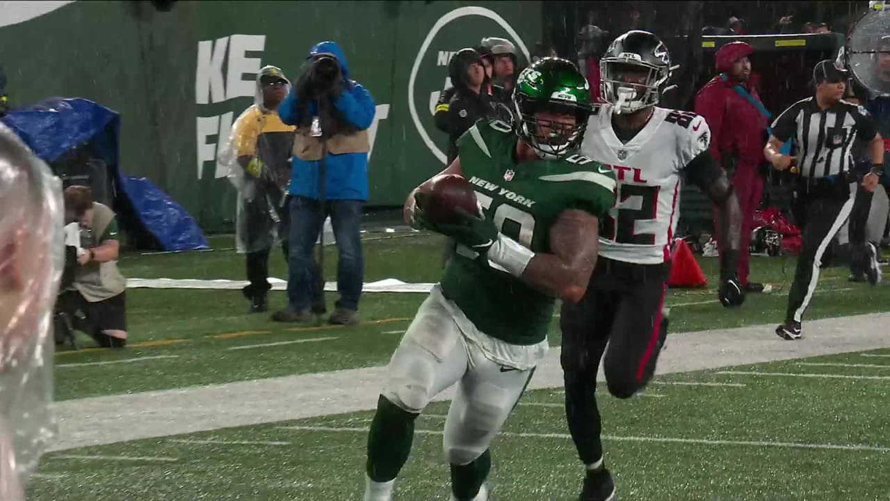 Highlight | Bradlee Anae Returns a Fumble 30 Yards for a TD