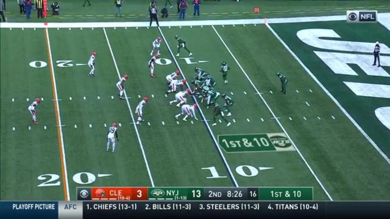 Highlight | Sam Darnold Lowers His Shoulder to Pick Up a First Down