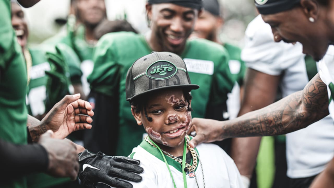 Dream Comes True for Lamont by Breaking Down the Team Huddle for the ...