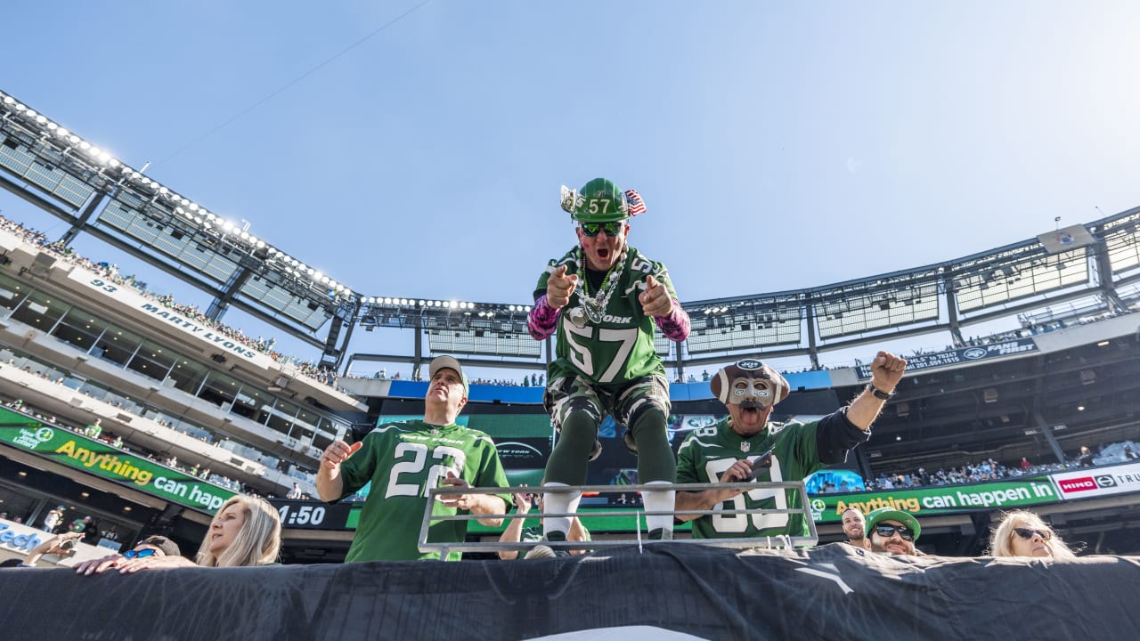 Gallery | Best of Jets Fans During the Win Over the Dolphins