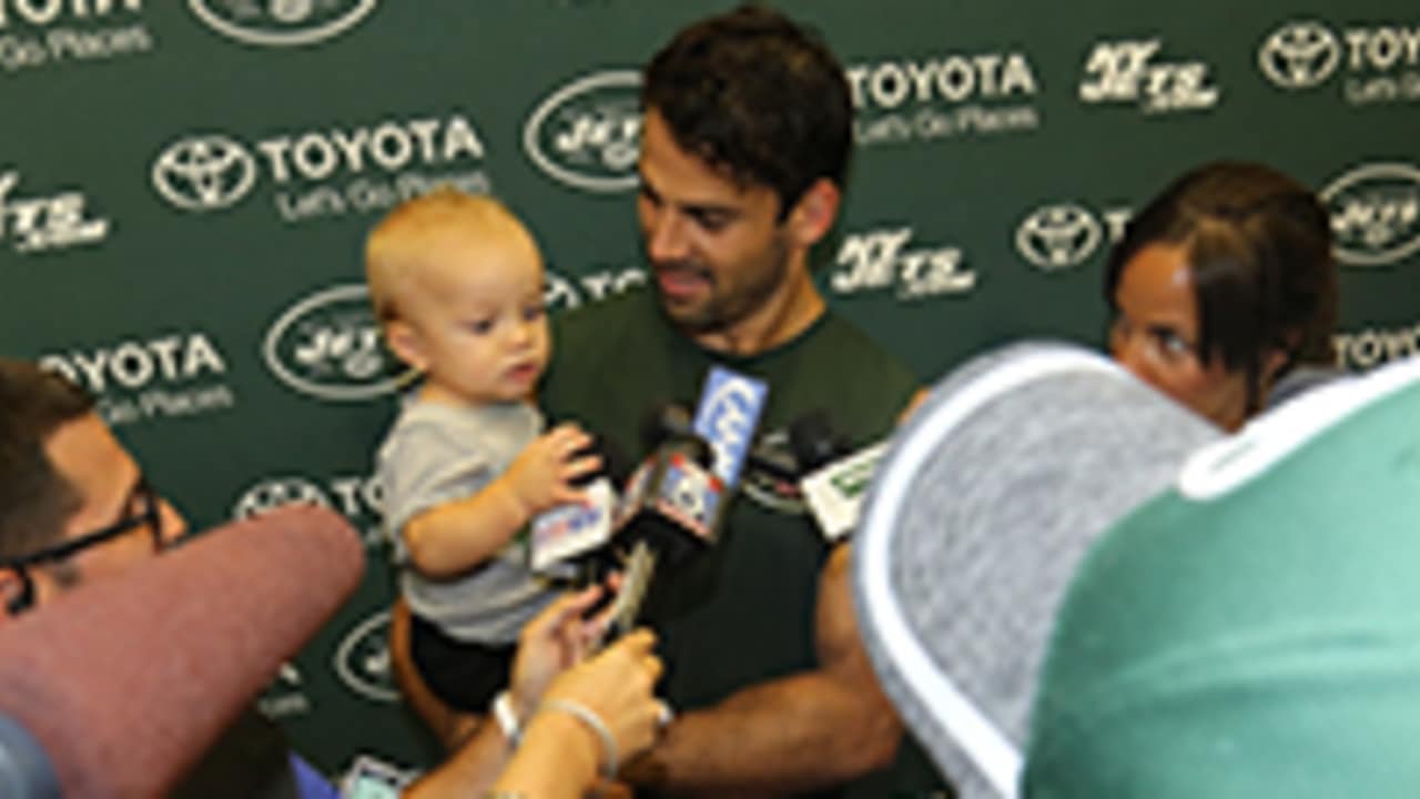 Eric Decker Jr. Crashes Dad's Interview