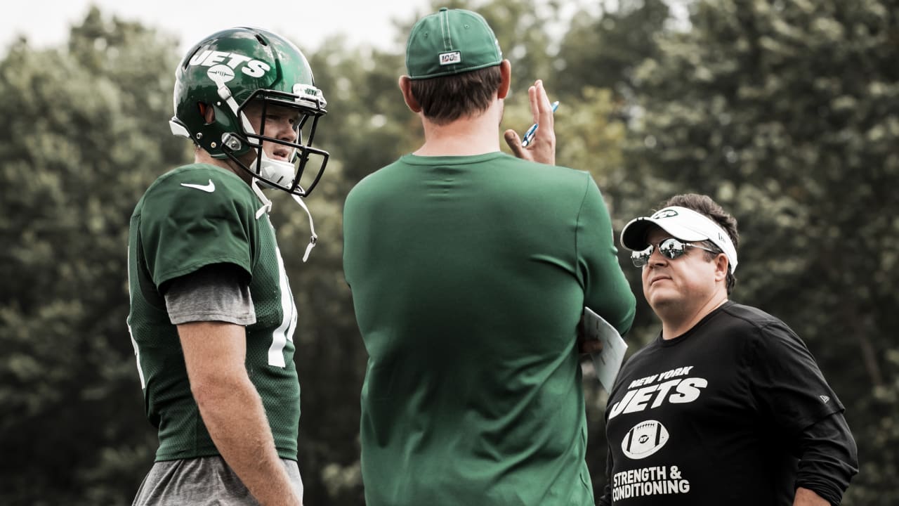 Jets OC Dowell Loggains Hopes Sam Darnold’s Return Was a Preview Of ...