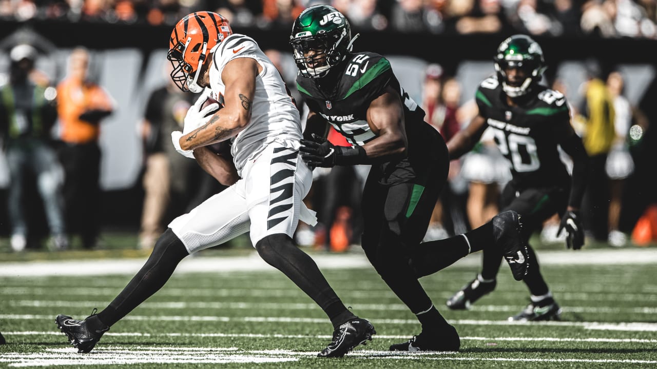 Jarrad Davis’ Jets Debut Was ‘Everything I Remembered Football As’