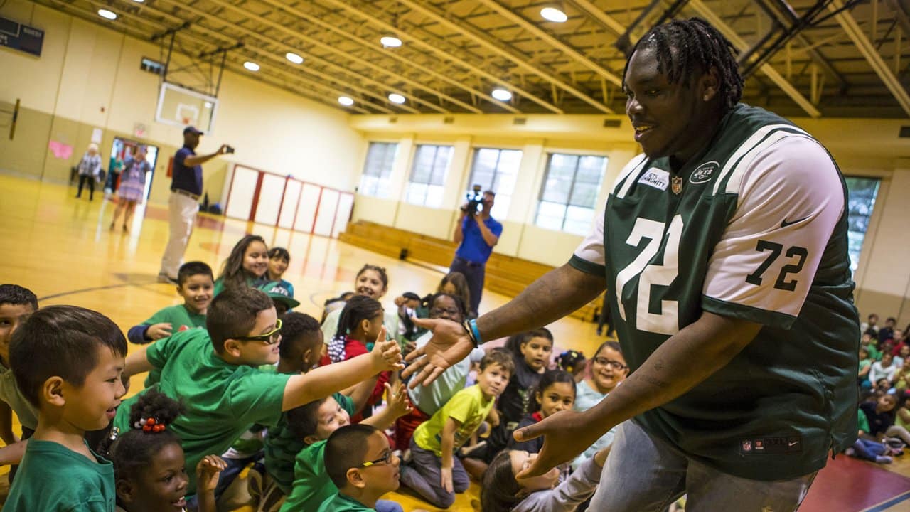 Jets Visit Hamilton School