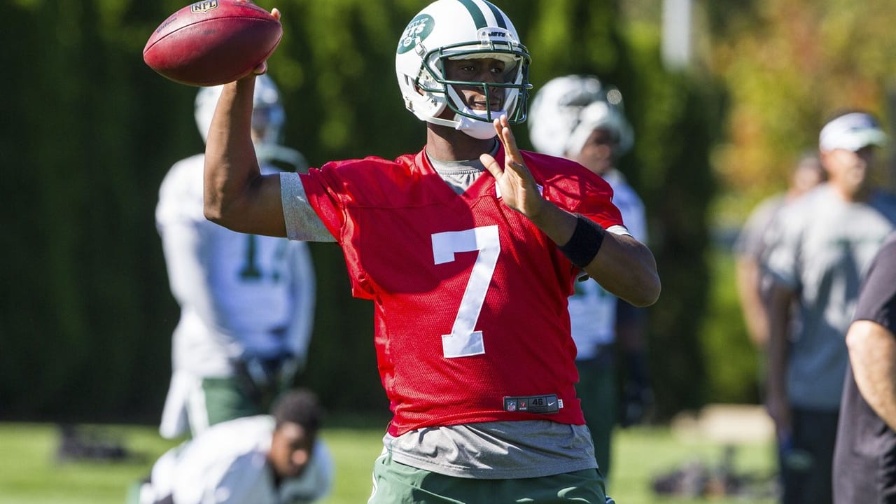 Geno Looks to the Endzone