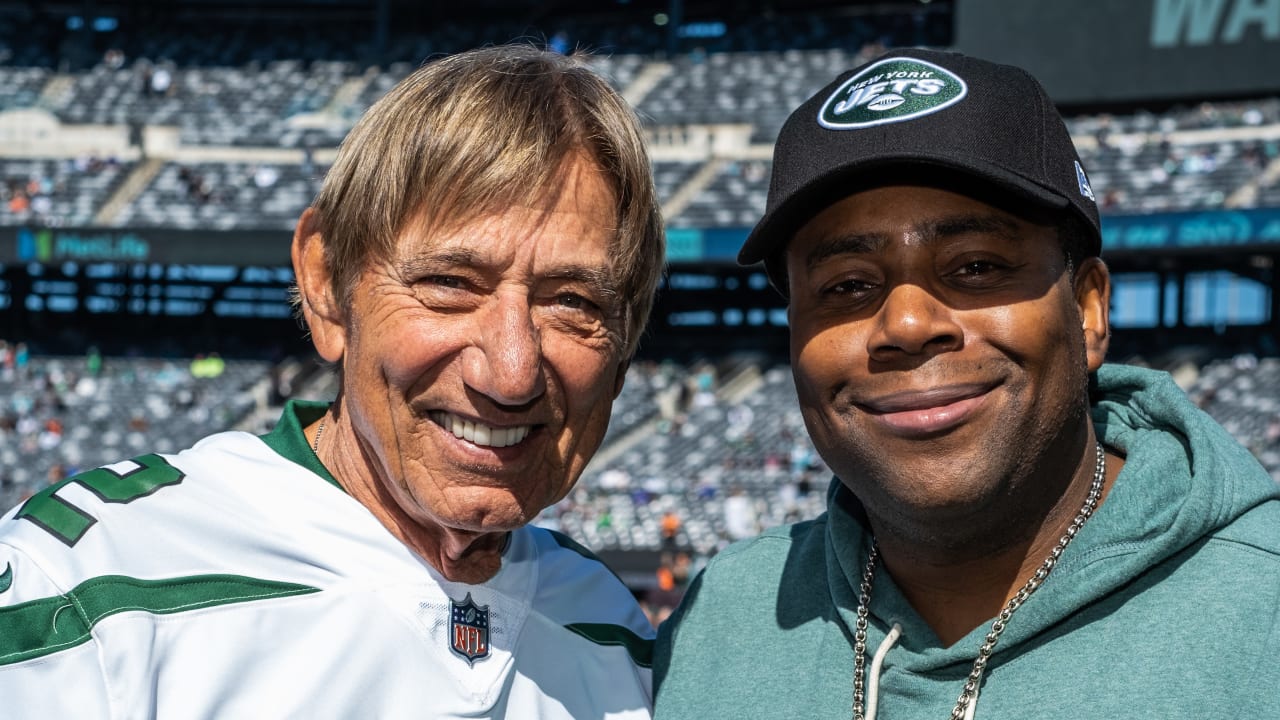 Gallery | Top Celebrity Photos From Jets vs. Dolphins
