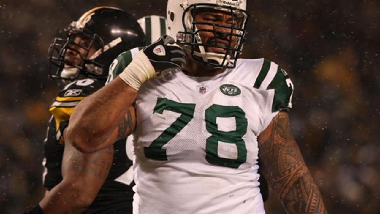 Hunter Signing Fortifies the O-Line