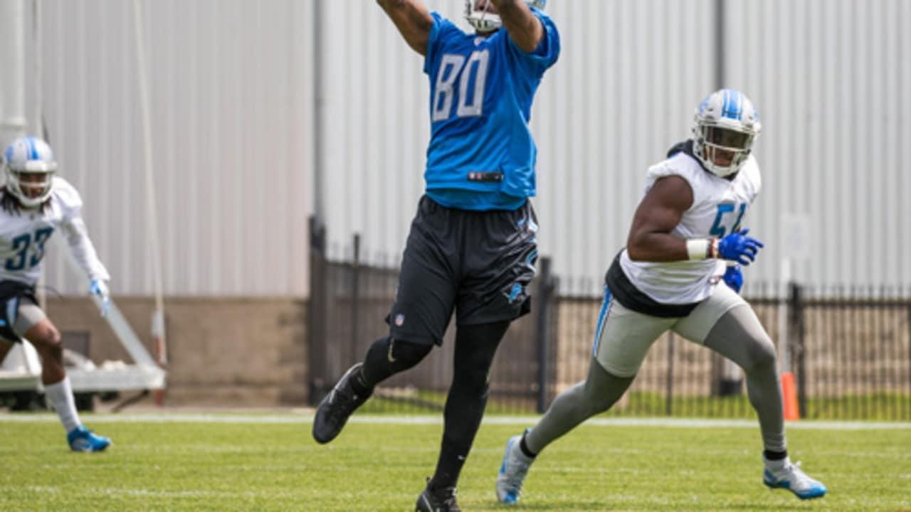 GET TO KNOW: Tight end Michael Roberts