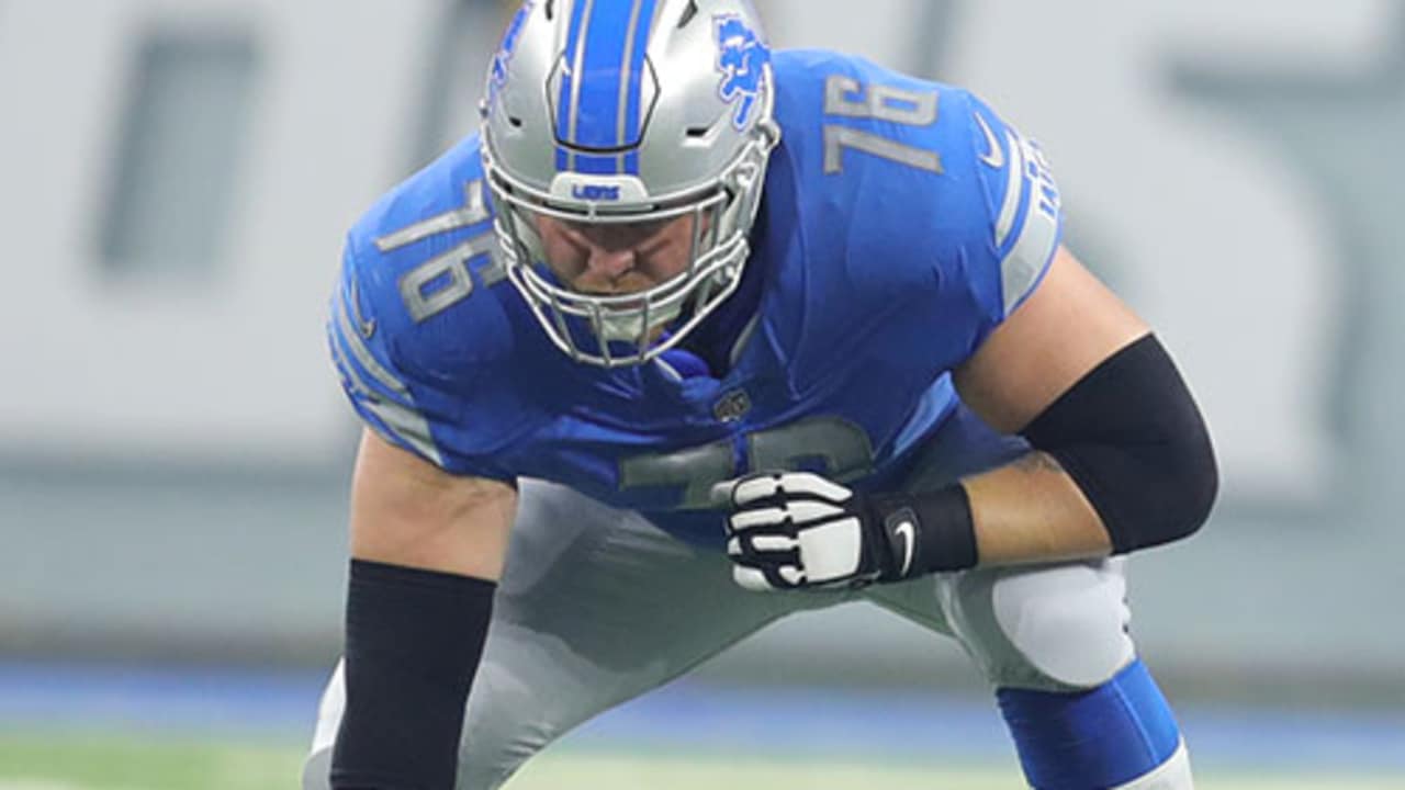 FOUR DOWNS: T.J. Lang makes his Lions debut