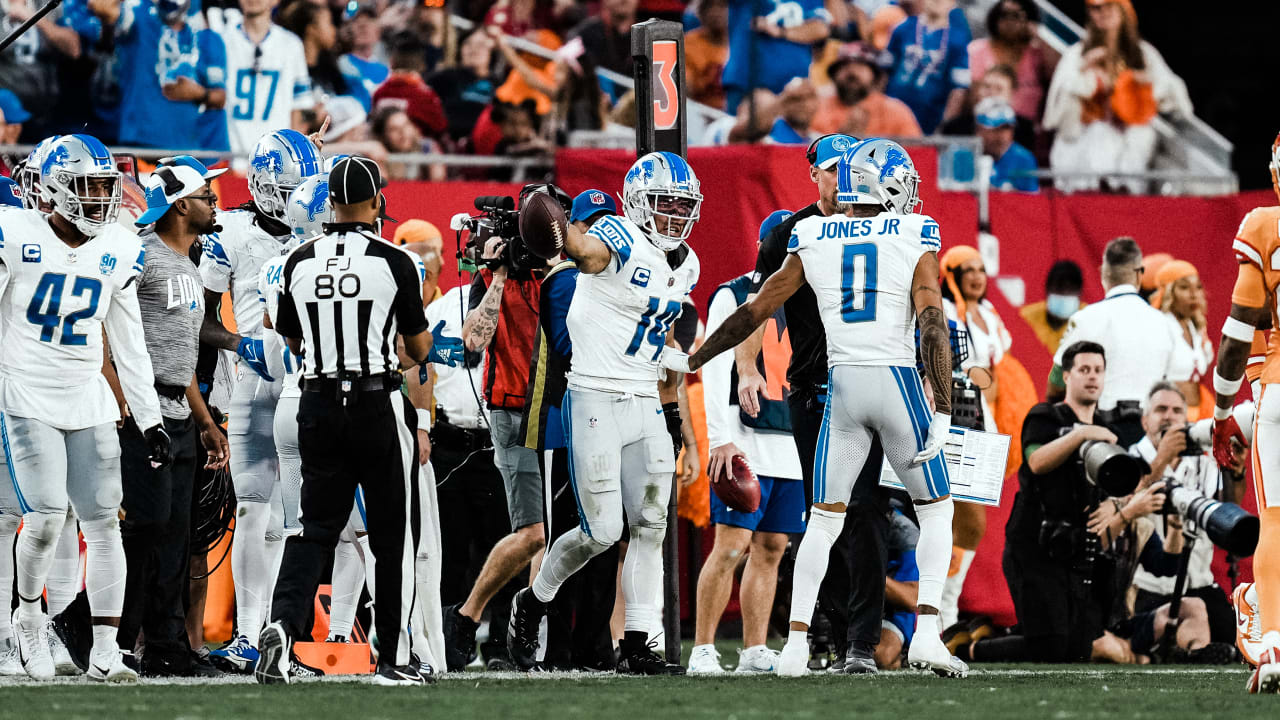 Amon-Ra St. Brown's best catches vs. Buccaneers Week 6