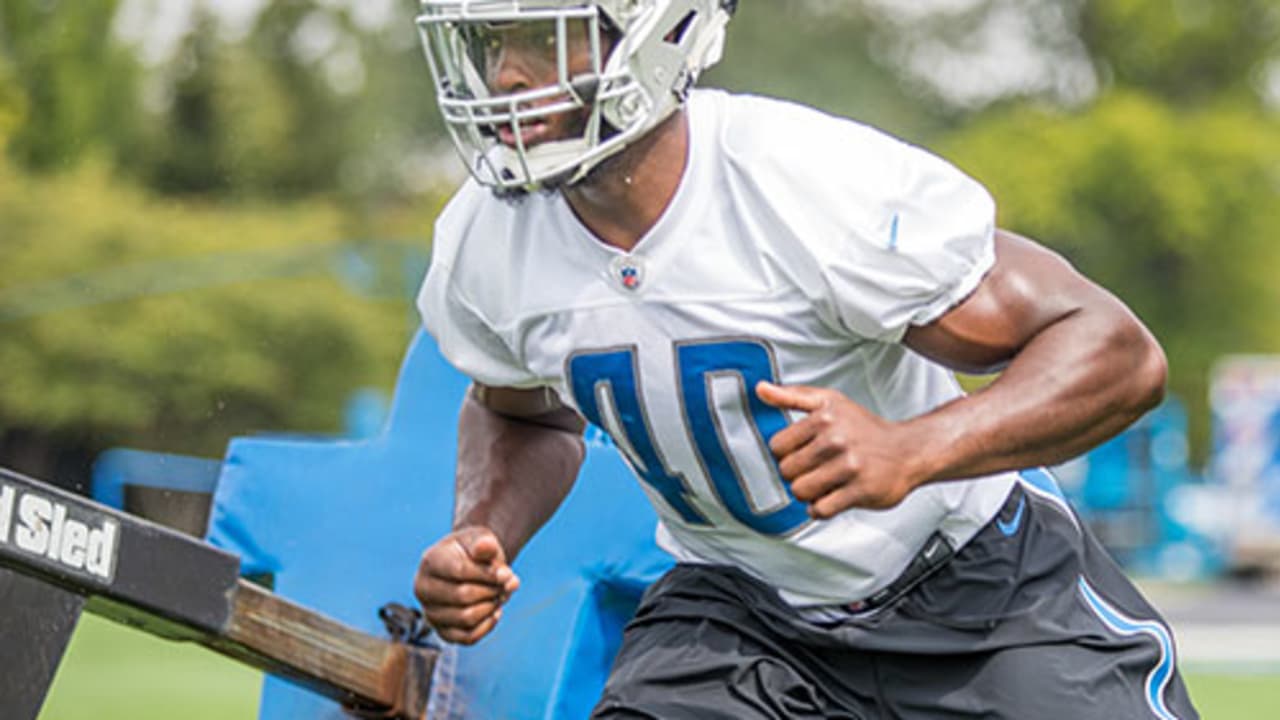 Rookie Jarrad Davis learning from his preseason tape