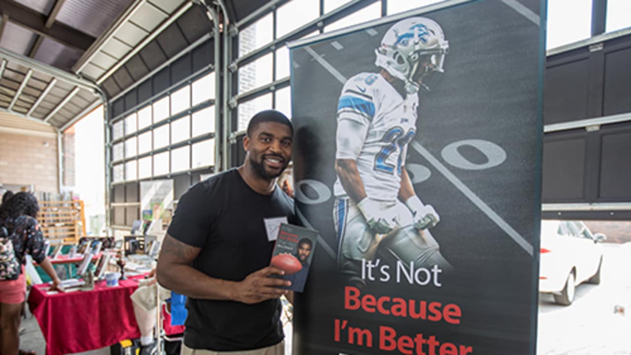 Carey shares insights in new book