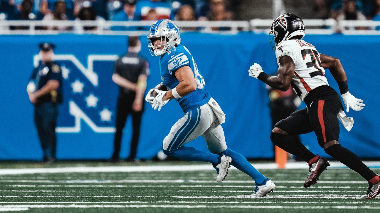 HIGHLIGHT: Blough shows tremendous poise delivering 26-yard strike to ...