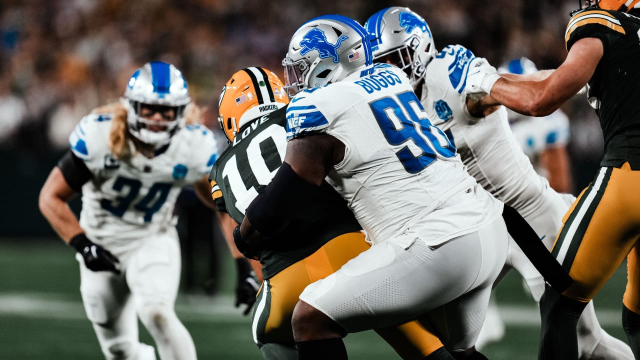 HIGHLIGHT: Buggs stings Love in backfield for 6-yard sack