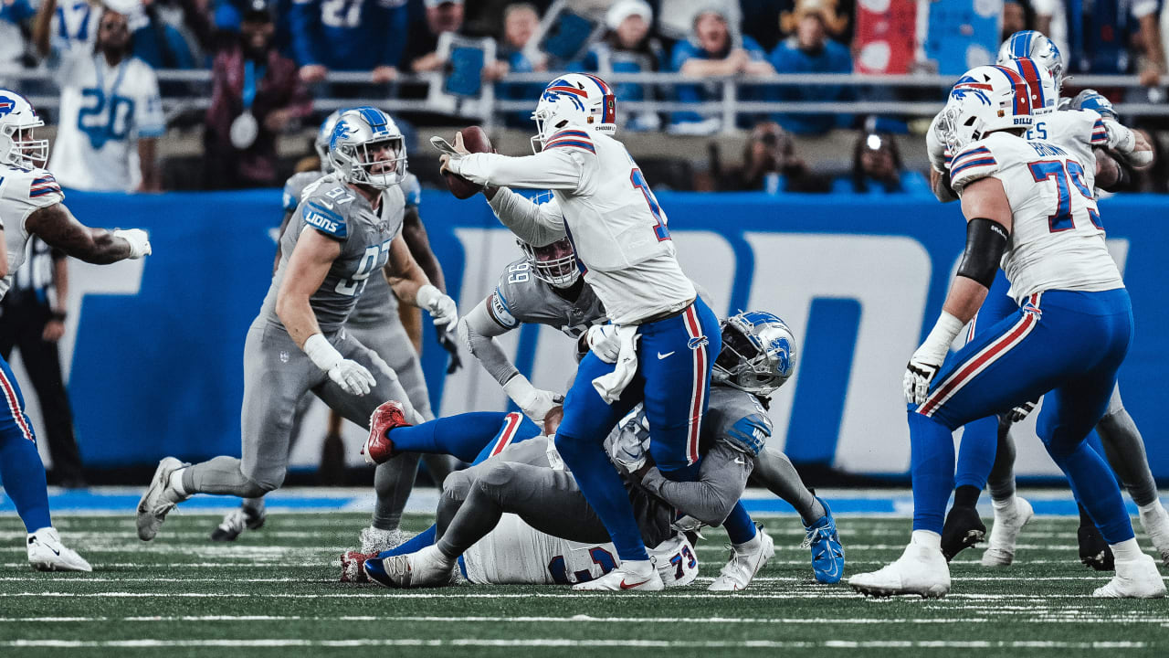 HIGHLIGHT: Houston gets to Allen for third-down sack