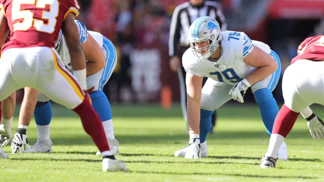 Lions agree to terms with OL Kenny Wiggins