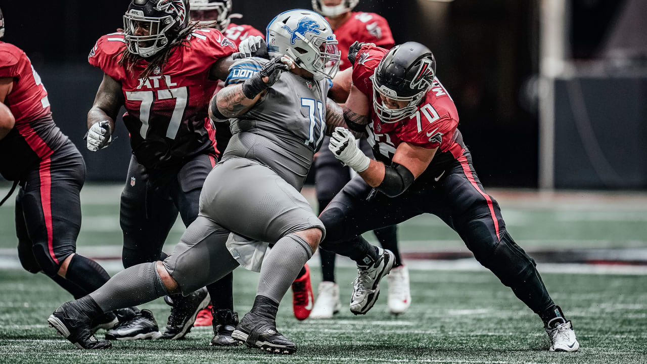 Lions announce roster moves