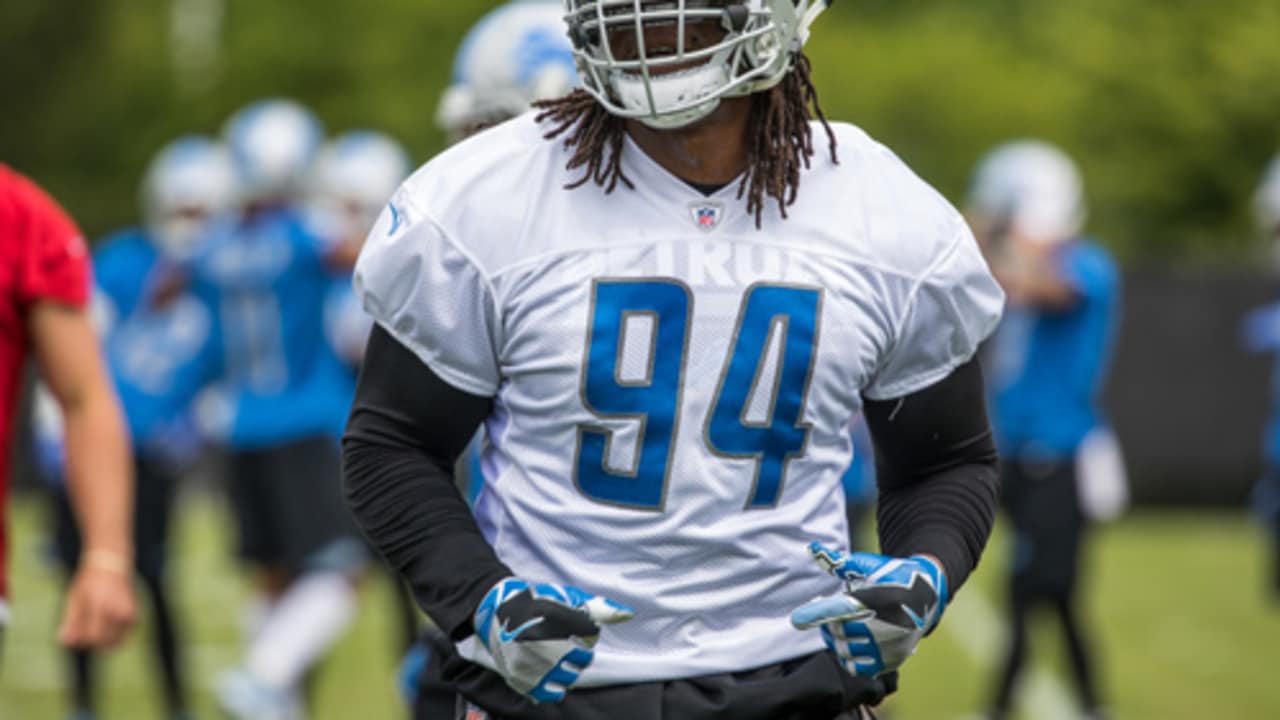 Lions announce roster moves