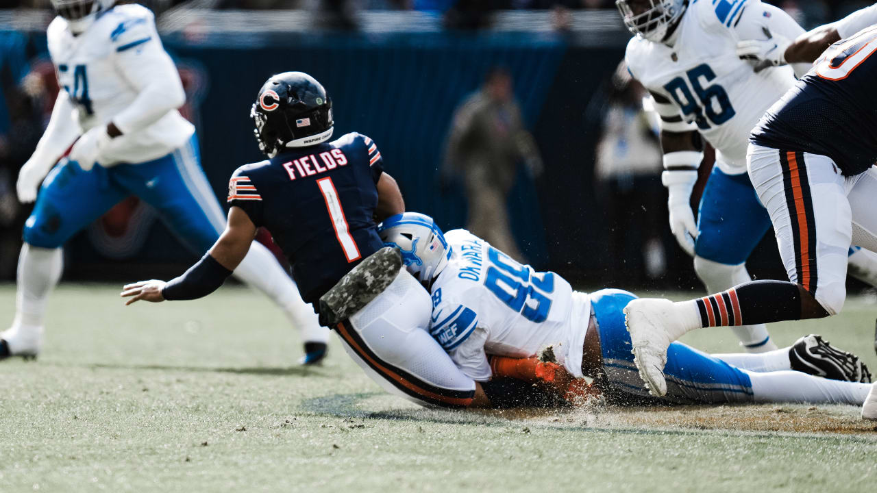 HIGHLIGHT: Okwara gets to Fields for his first sack of season