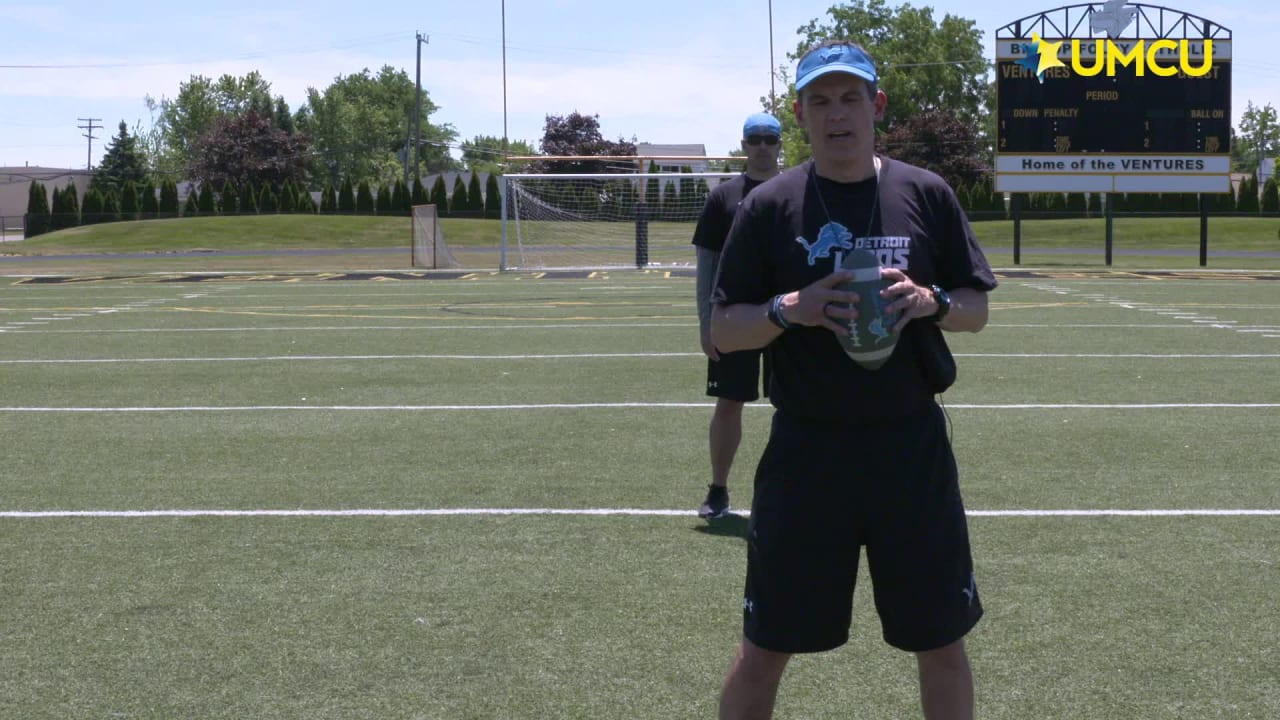 QB - Lower Body (Footwork) - Toss Sweep