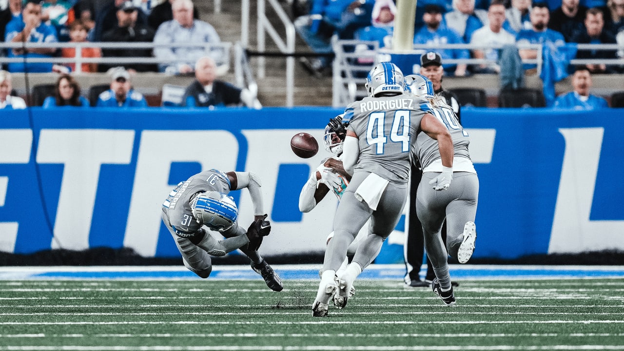 HIGHLIGHT: Joseph forces fumble, Rodriguez recovers