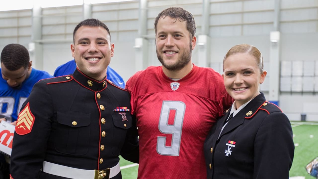 Detroit Lions surprise military members after practice