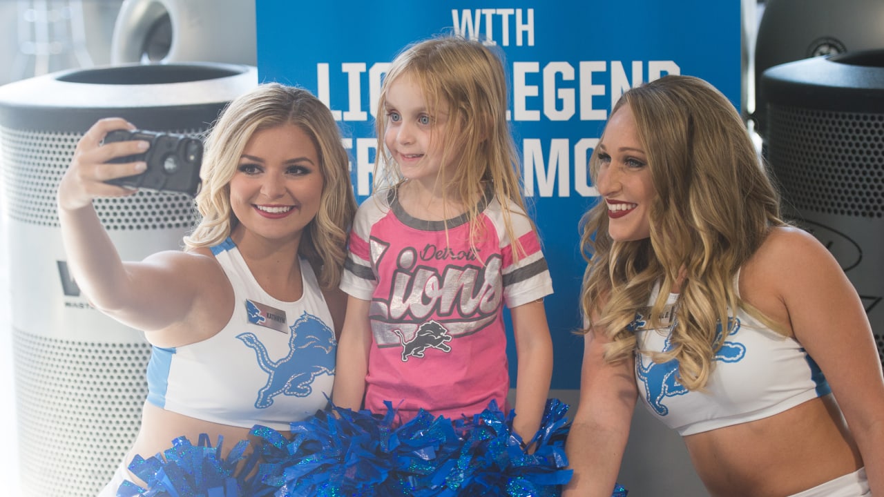 Lions vs. Patriots Preseason Week 1 cheer photos