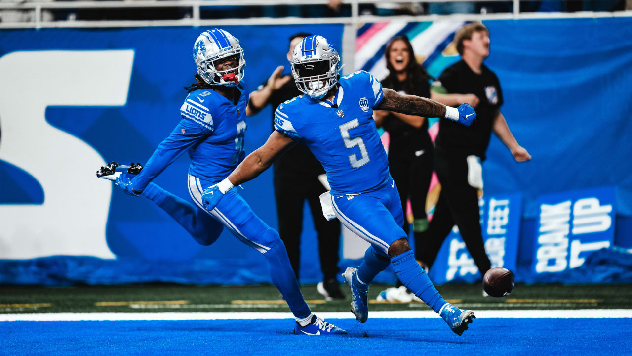 HIGHLIGHT: 42-yard TD! Montgomery outraces every Panther for score