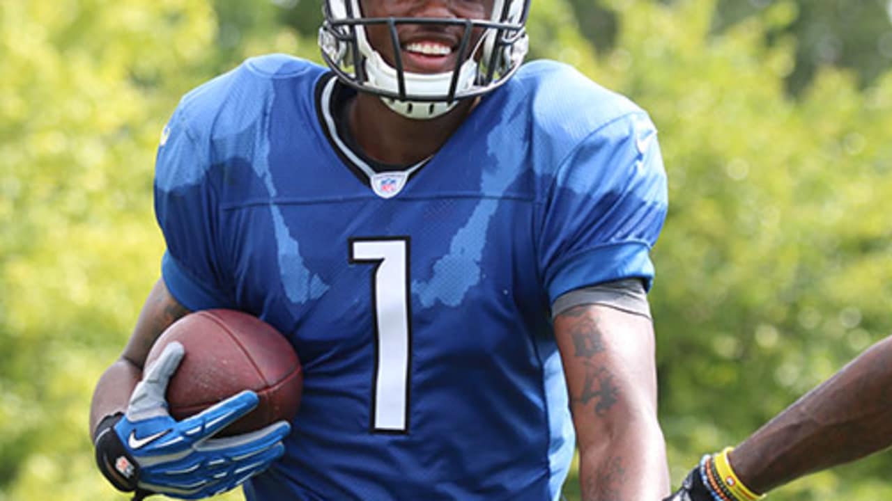 THE DAILY DRIVE: Rookie WR Davis is turning some heads at Lions camp