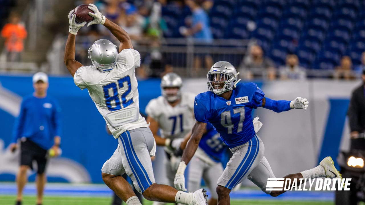 THE DAILY DRIVE: Lions flex tight end depth in scrimmage
