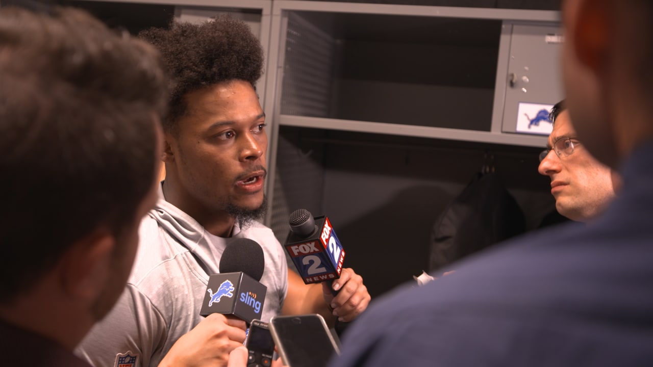 Agnew on kickoff return for TD